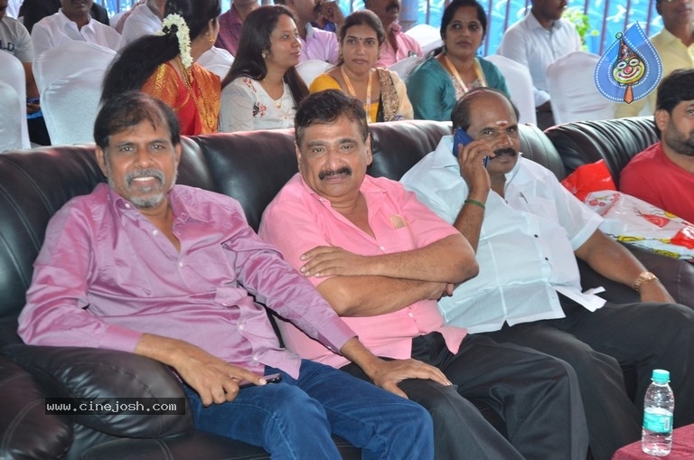 Dr Isari K Ganesh Birthday Celebration 2018 Photos - Photo 24 of 35
