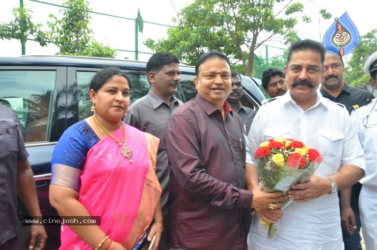 Dr Isari K Ganesh Birthday Celebration 2018 Photos - Photo 35 of 35