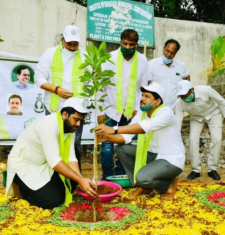 Sharwanand Green india Challenge - Photo 1 of 4