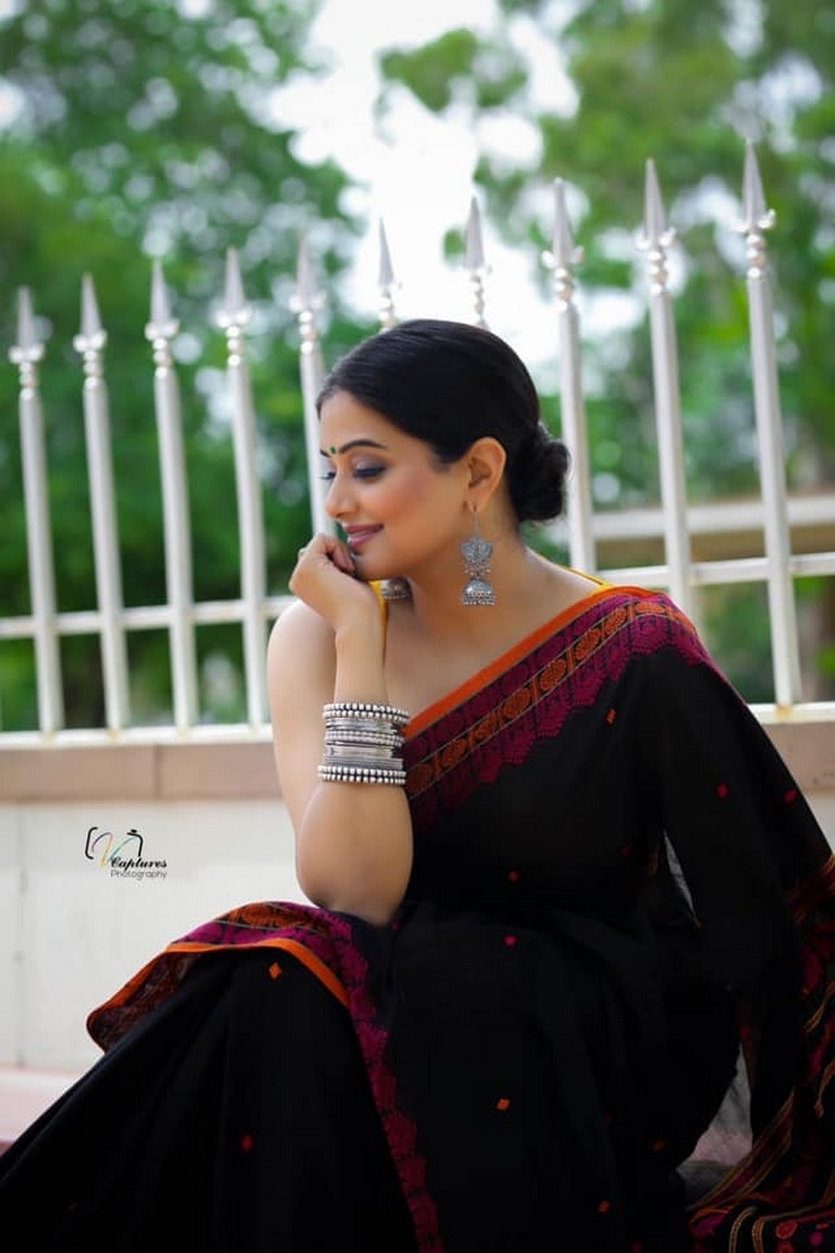 Priya Mani Photos - Photo 3 of 8