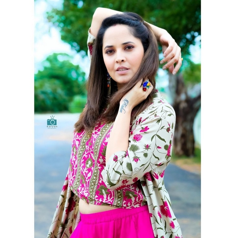 Anasuya Photos - Photo 7 of 10
