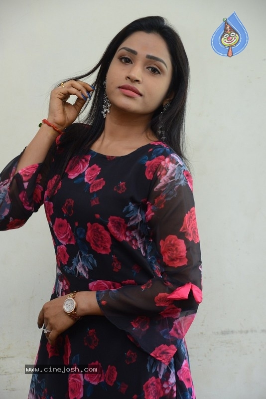 Vikasini Photos - Photo 3 of 7