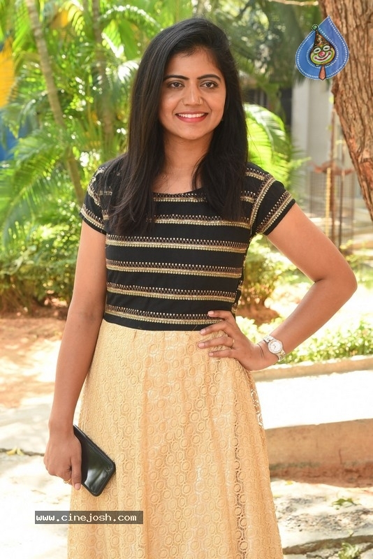 Siva Jyothi Pics - Photo 3 of 13 Siva Jyothi Pics - Photo 3 of 13