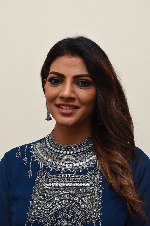 Lahari Shari Pics - Photo 3 of 11