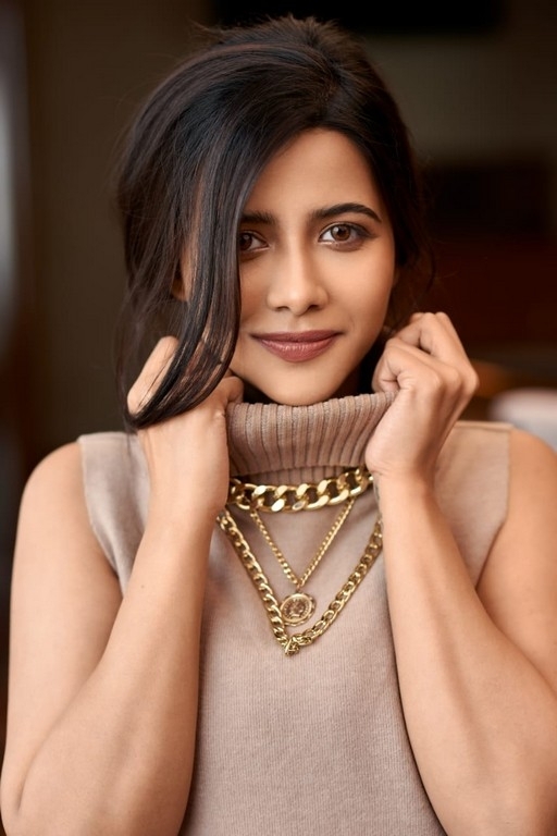 Rishika Kapoor Photos - Photo 3 of 7