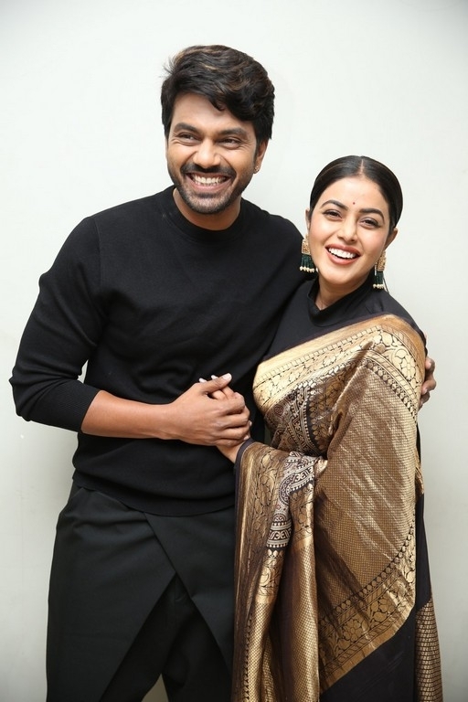 Sundari Movie Trailer Launch - Photo 5 of 14