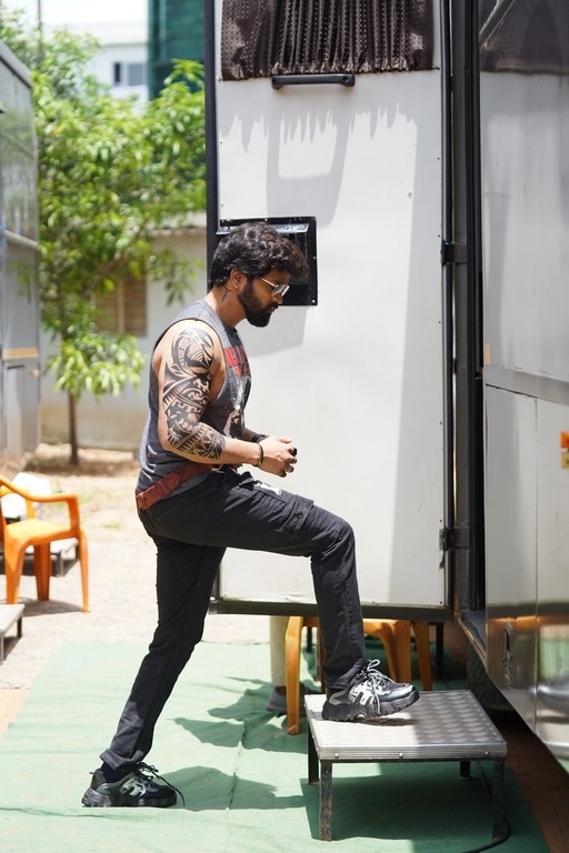 Syed Sohel Ryan New Stylish Look - Photo 1 of 3