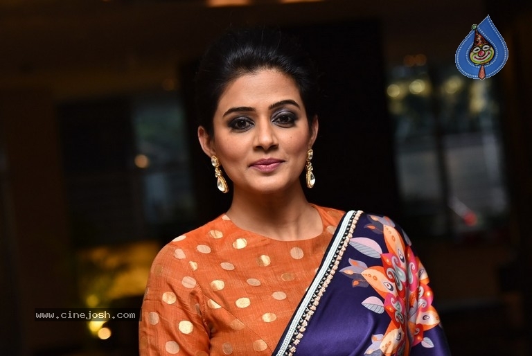 Priya Mani Photos - Photo 3 of 21